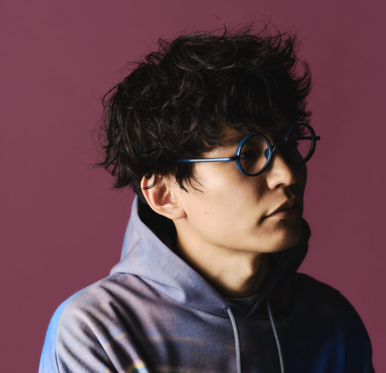 » 【インタビュー】meiyo、2023年au三太郎CMソング「ココロ、オドルほうで。」のレコーディング秘話と「未完成レゾナンス」を語る。