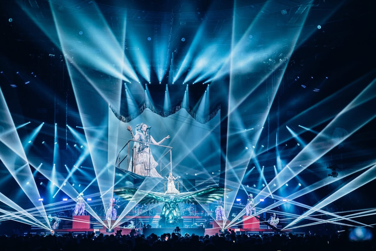 » 【オフィシャルライブレポート】MISIA、25周年記念アリーナツアーでその軌跡をたっぷりと披露！ 圧巻のパフォーマンスや演出などを詳しくお届け！