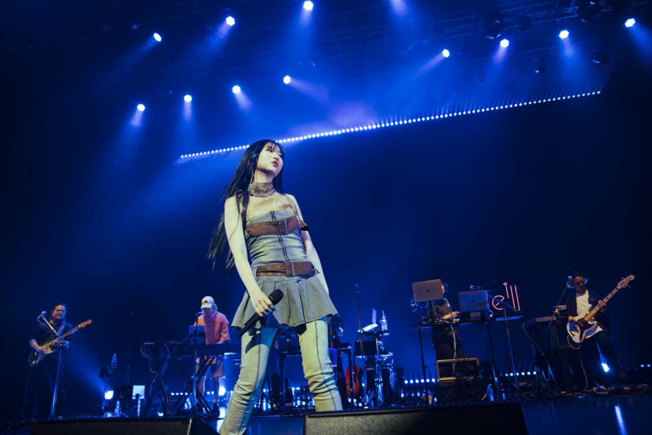 » 【オフィシャルライブレポ】eill、デビュー5周年記念ライブを開催！ 「音楽の魔法にかかったままこれからもみんなと一緒に歩いていきたい」